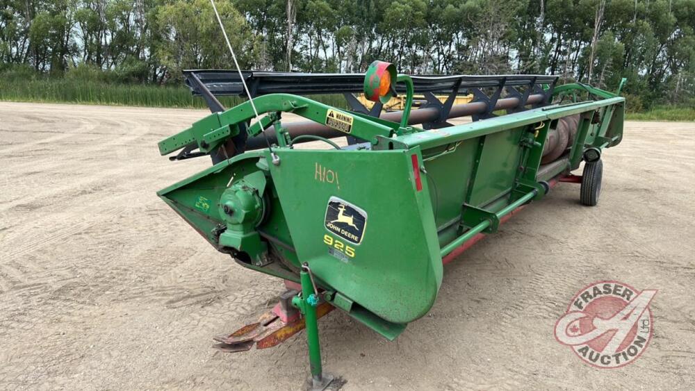 25ft JD 925 Header, H101, s/n H00925P635936