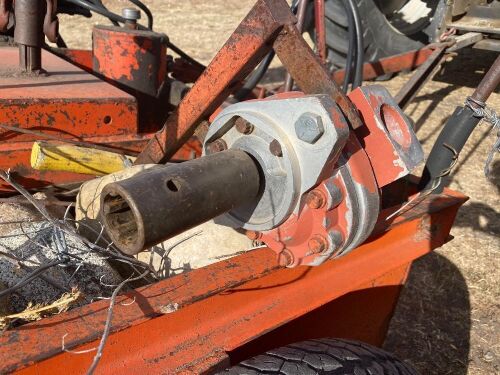 Linden trailer style post pounder