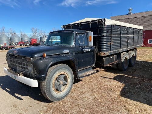 *1965 Ford 700 tag axle grain truck, VIN# 4817074L237238, Owner: Gervin ...