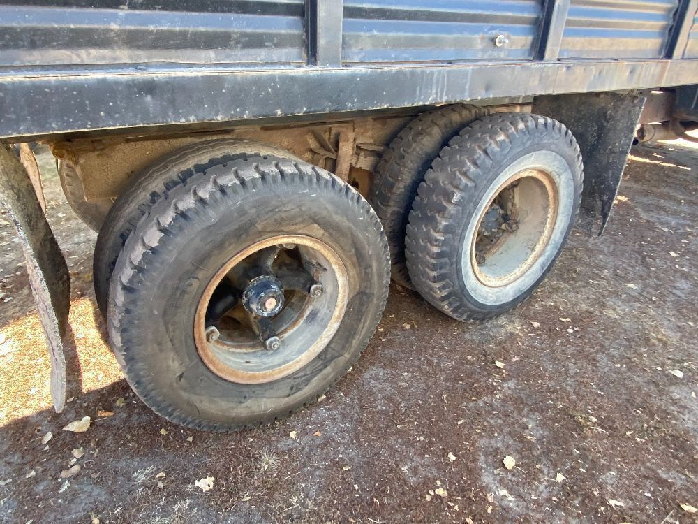 *1965 Ford 700 tag axle grain truck, VIN# 4817074L237238, Owner: Gervin ...