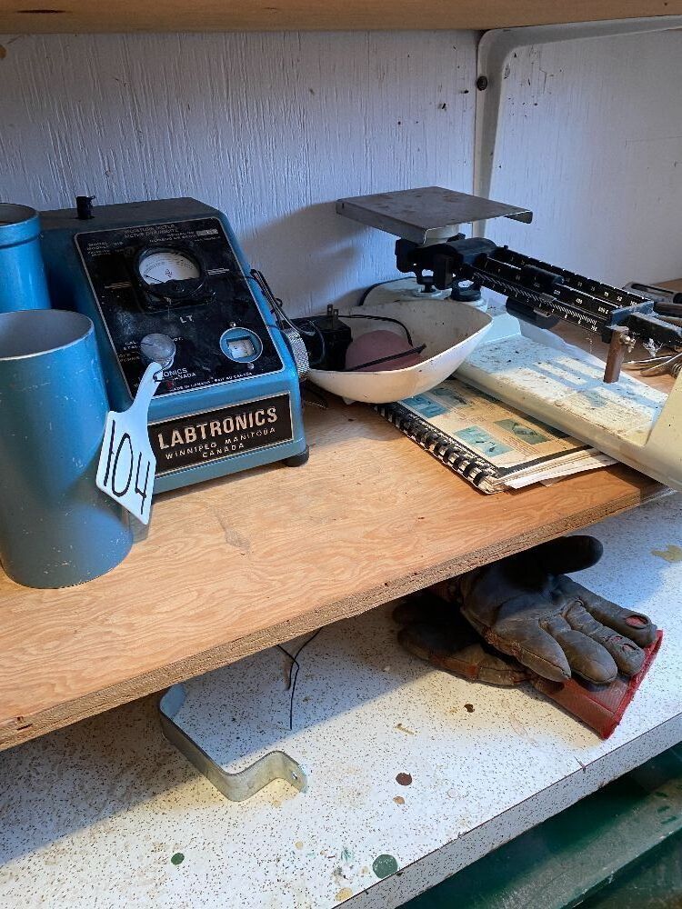 919 Labtronics Grain moisture tester w/ scale