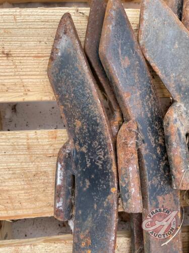 Lot of (19) Dutch crop lifters