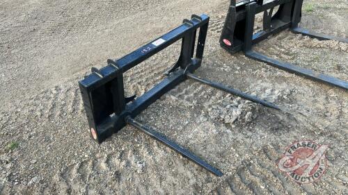NEW Walco bale fork for Skid Steer, F31
