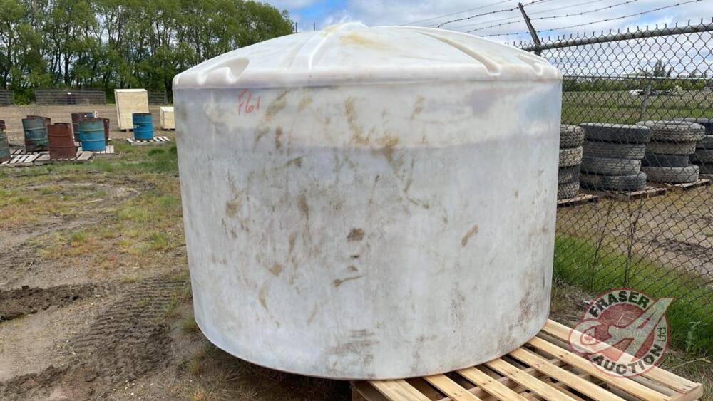1250 gal Polywest poly water tank, F61