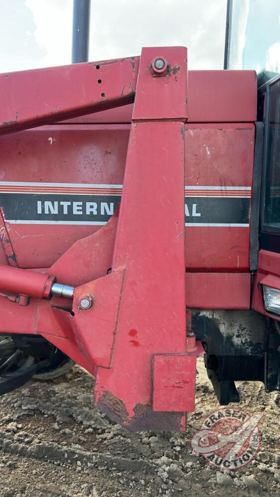 IH 5088 2WD tractor, S/N 5820, F146