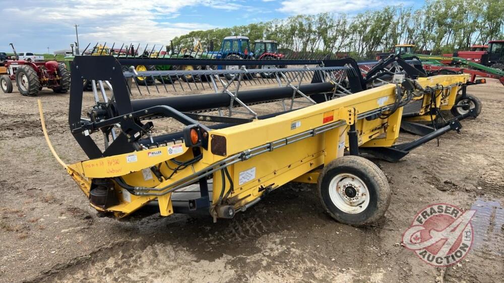 36' NH 994 draper header w/ Split UII pickup reel, S/N F-29-360400794, F121