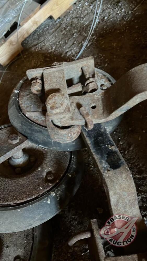 (23) Hart Carter packer wheels