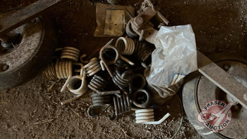 (23) Hart Carter packer wheels