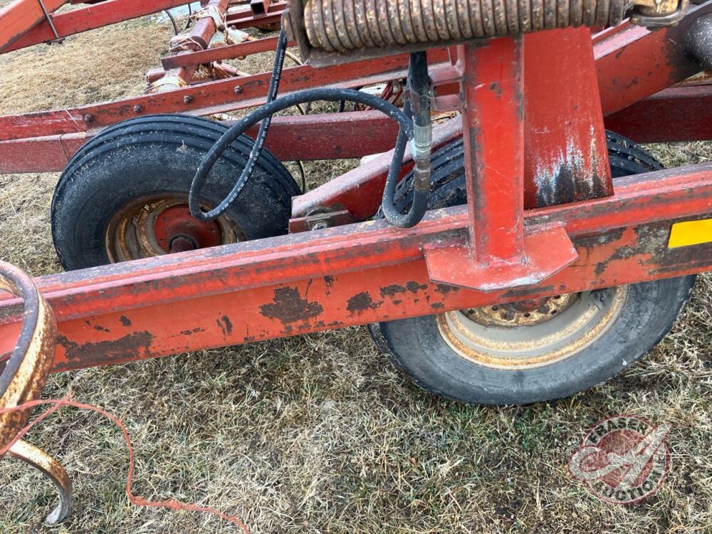 39' IH Model 45 Field Cultivator, K79