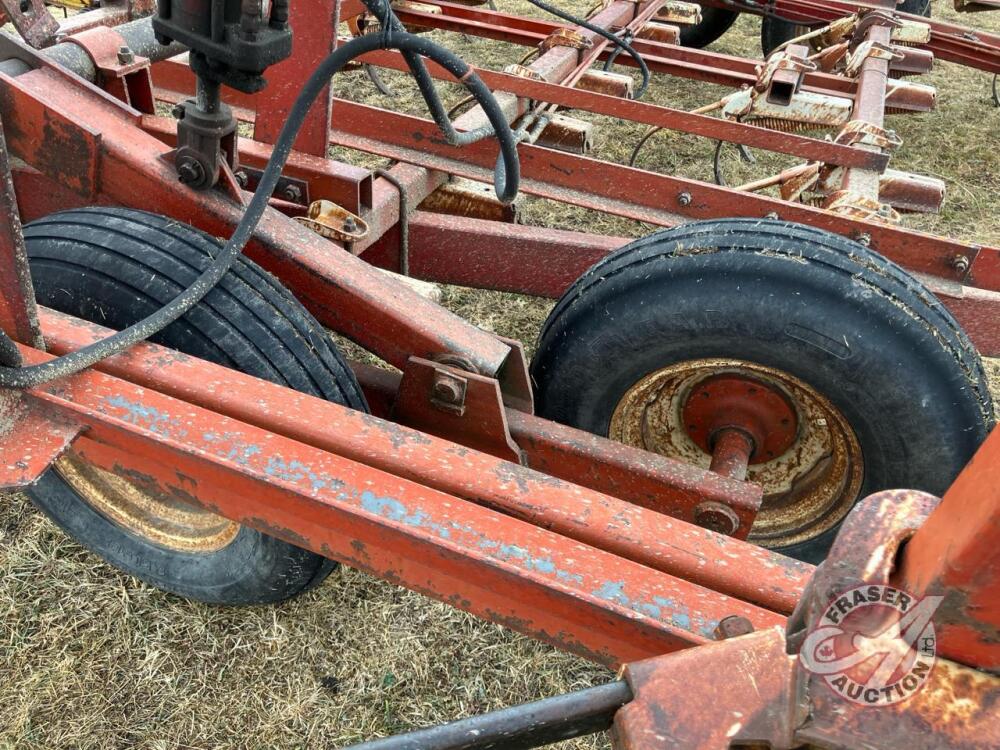 39' IH Model 45 Field Cultivator, K79