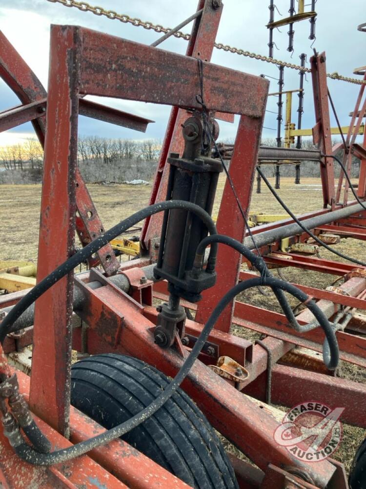 39' IH Model 45 Field Cultivator, K79