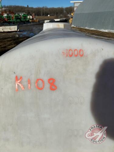 1025 gal poly water tank, K108