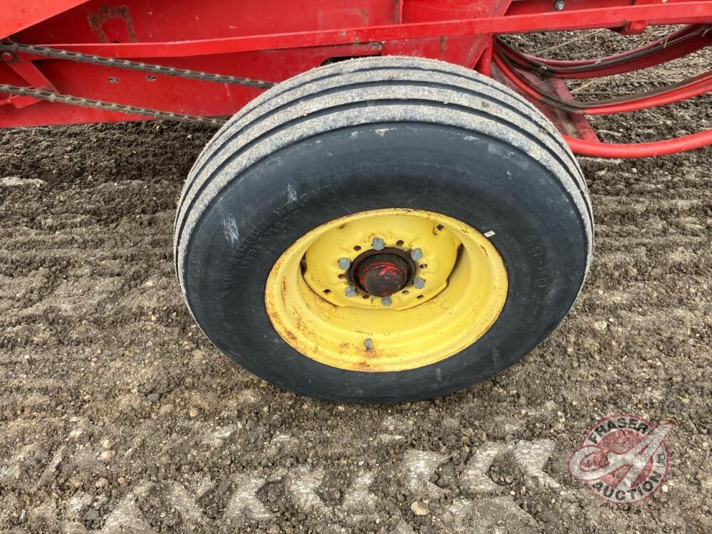 NH 273 Sqr Baler, S/N 259488, K117 **Manual in shed**