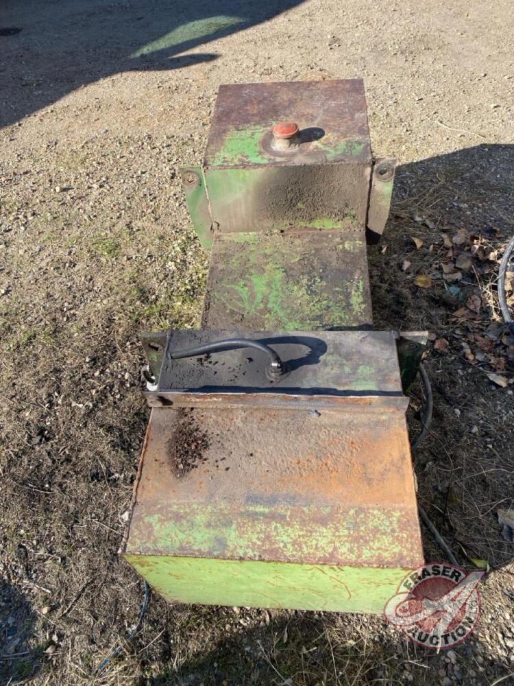 Auxiliary fuel tank for JD 2wd tractor