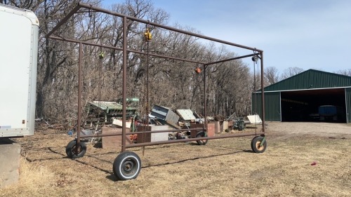 Truck box removing or installing crane