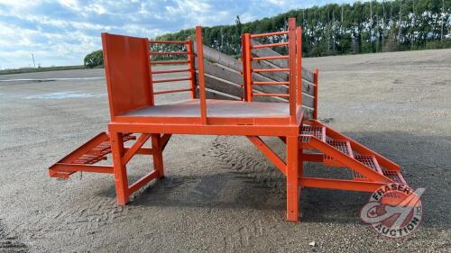 New sheep/pig loading chute, with sorting deck, stairs, J37