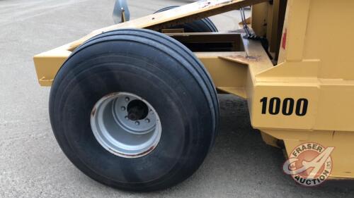 Leon 1000 10 yard hyd scraper, s/n751210, J69