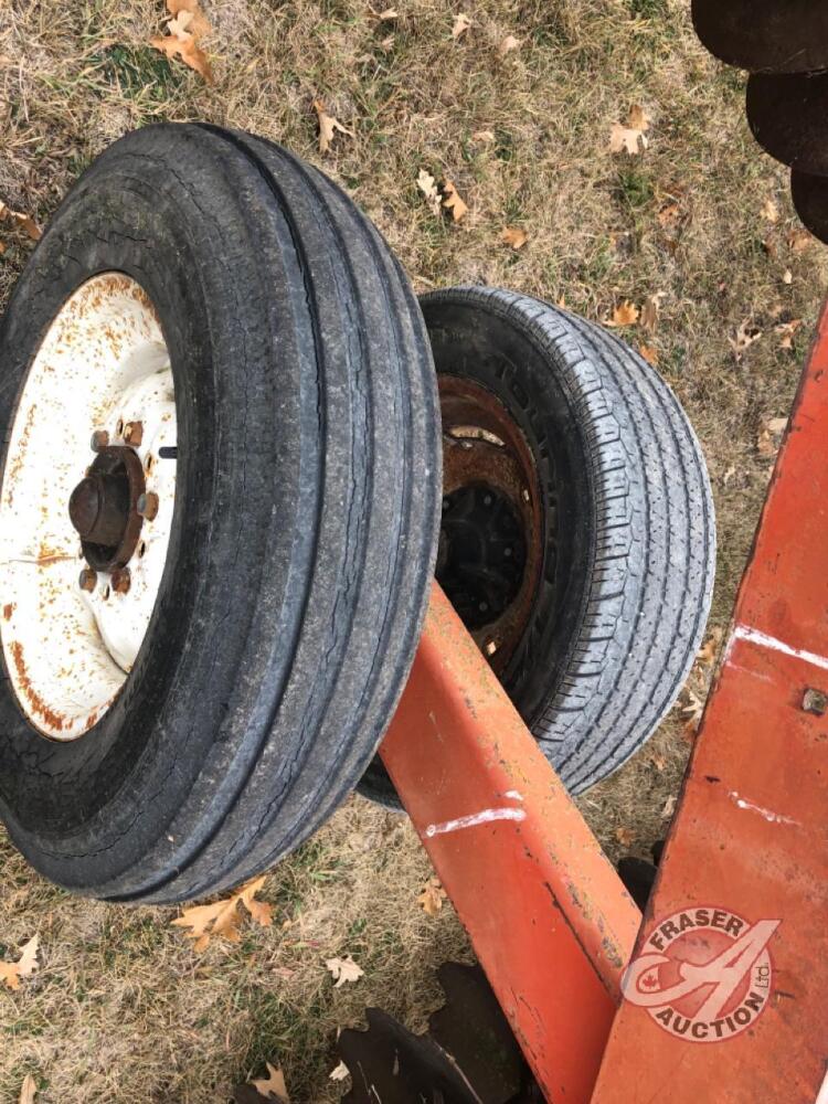 16ft White 256 tandem disc, s/n21202, K46