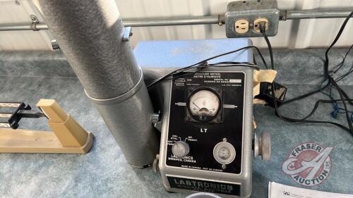 Labtronics 919 moisture metre with scale and charts