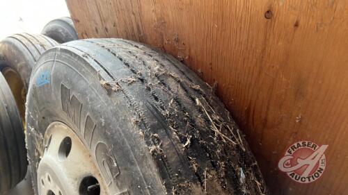 Used 11R 22.5 Tire on Aluminium Rim