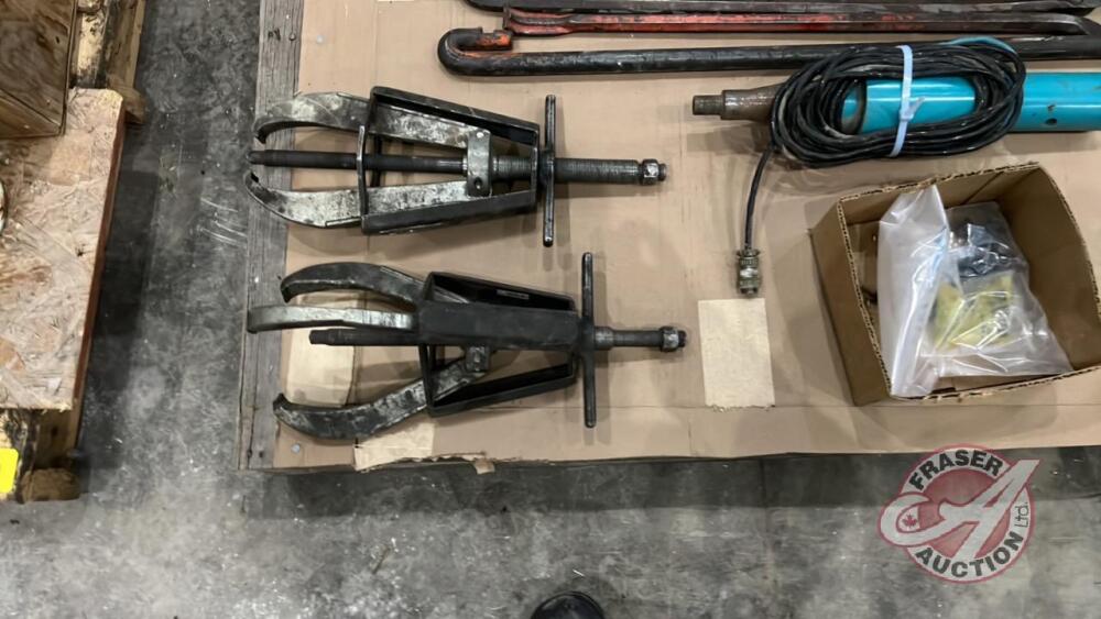 Pry Bars, Pulley Pullers, Slide Hammer Puller, Load Scale Cell & Box of ...