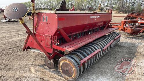 12ft IH 620 Double Disc press Drill, F95